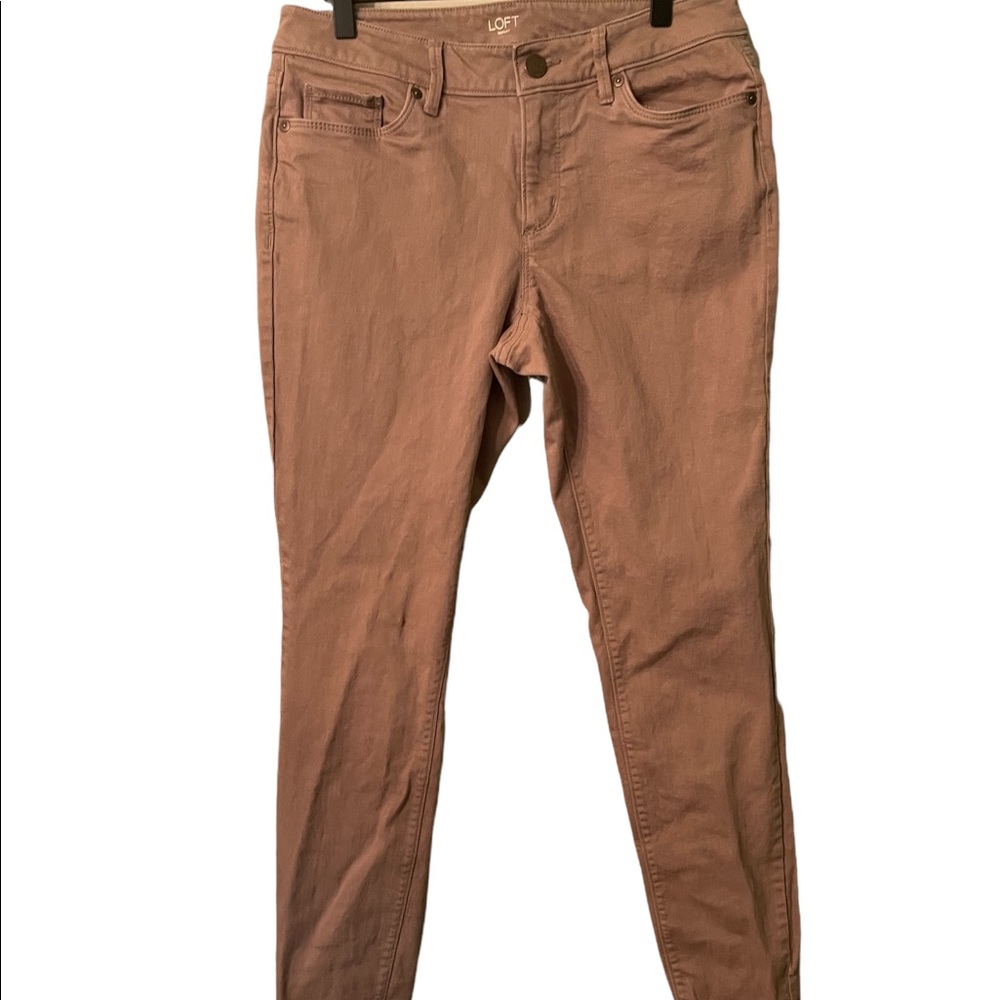 Women’s Loft Curvy Skinny Tan Colored Jeans. Size 6 - Gem